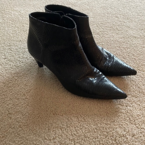 Zara | Shoes | Zara Black Snake Skin Kitten Heel Ankle Boots Size 4 ...